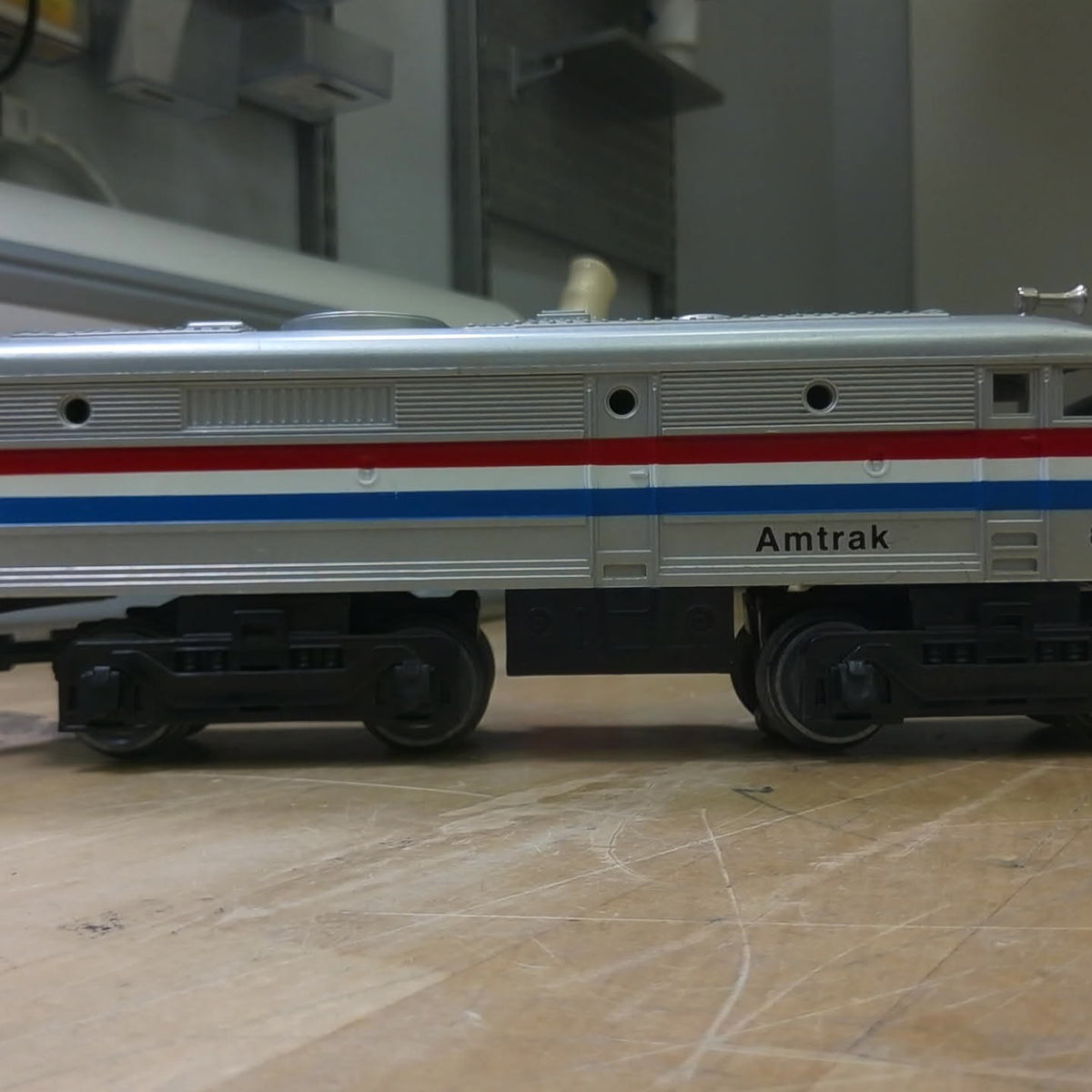1993 Lionel O Gauge Amtrak 8937 Engine VG Condition – TrainCellar