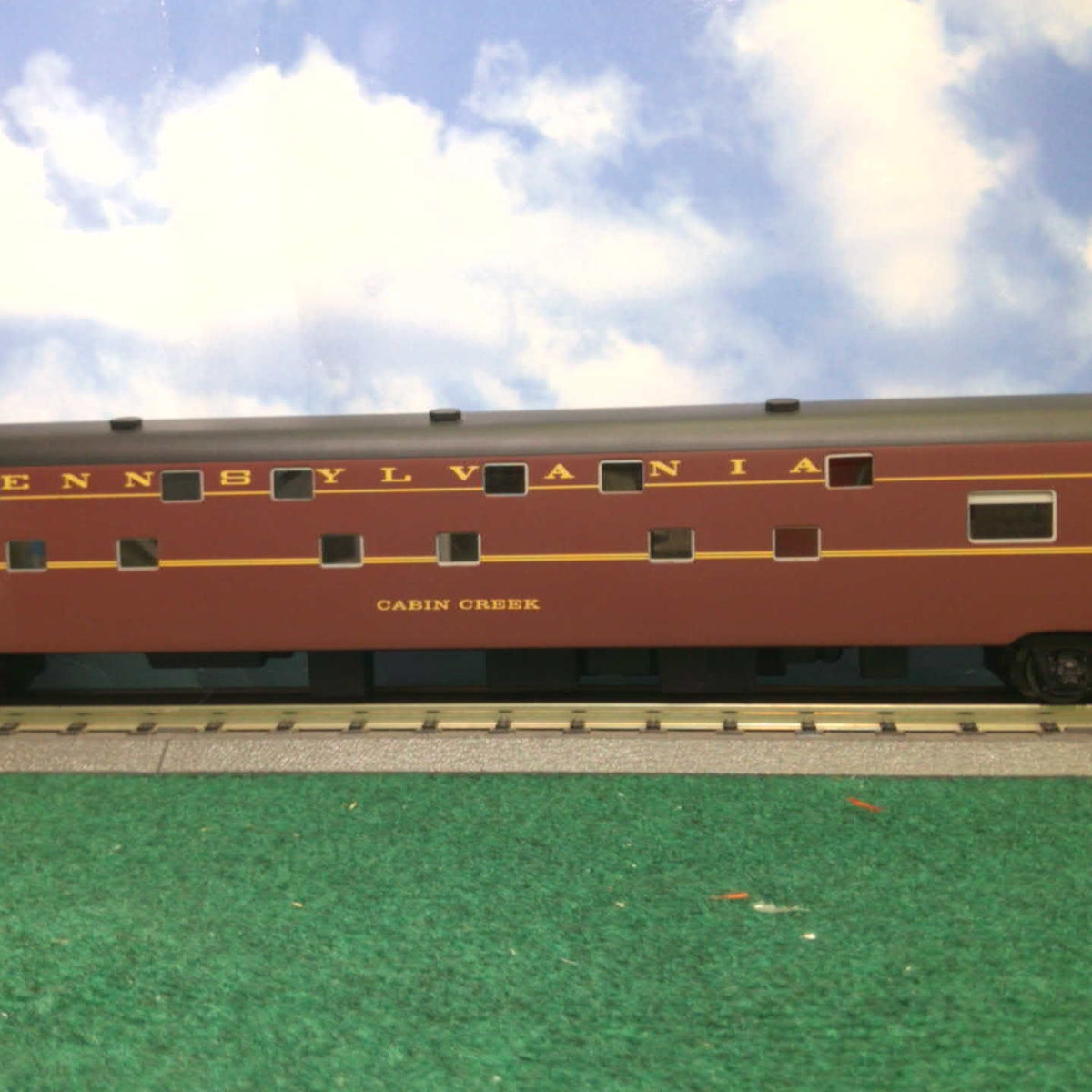 Golden Gate Depot Pennsylvania Duplex Sleeper Car (3-Rail) – TrainCellar