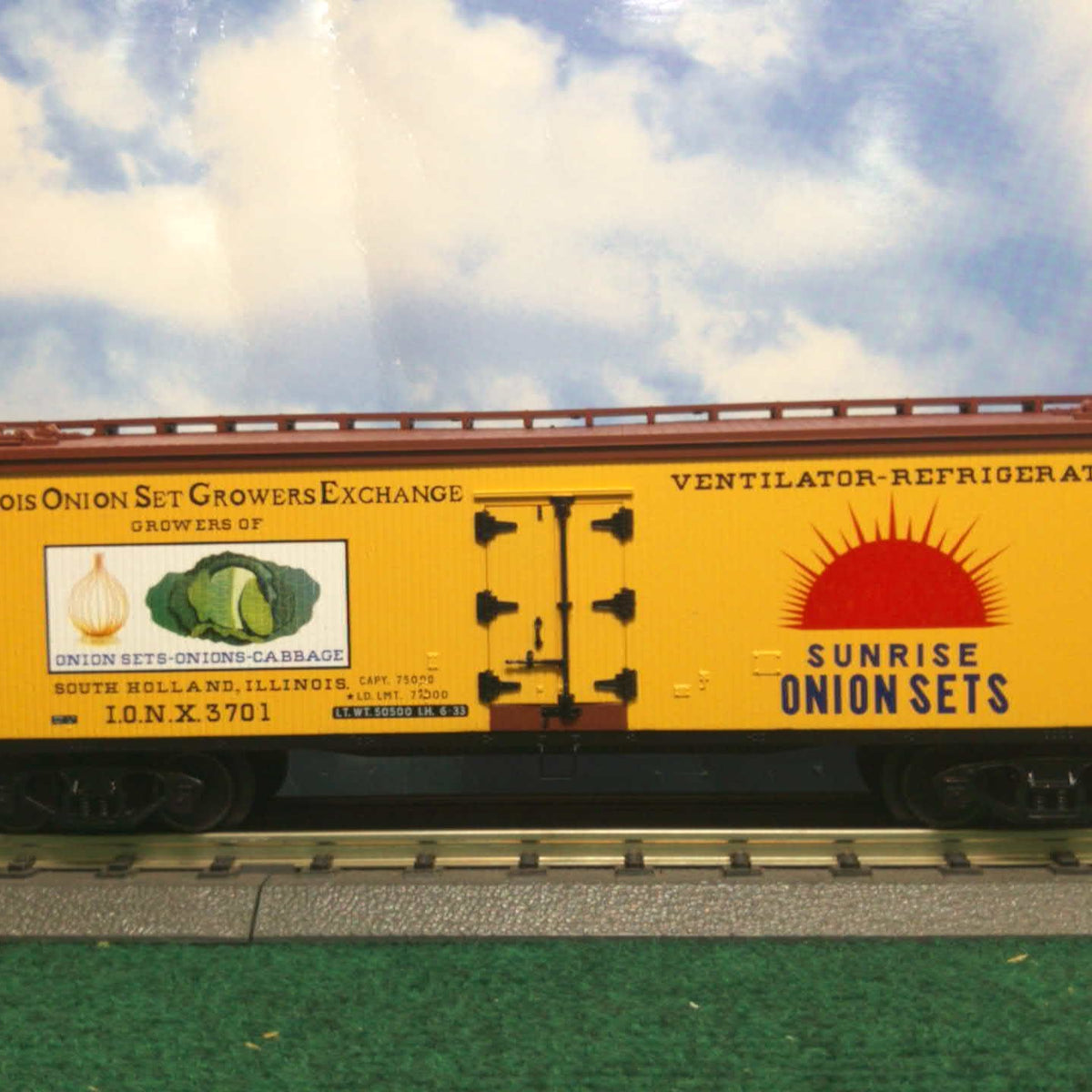Atlas #8180 Illinois Onion Growers 40' Re-Built Wood Reefer Car (3-Rai ...