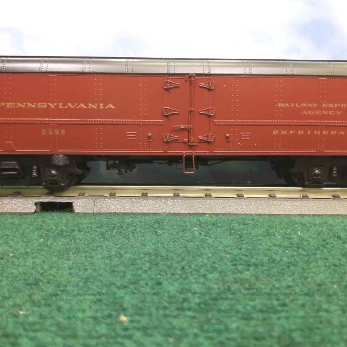 3rd Rail PRR R50 Express Reefer Car (3-Rail) – TrainCellar