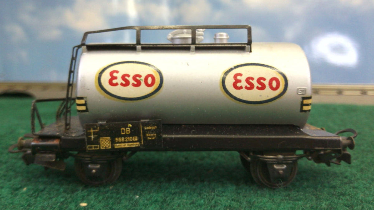 Märklin 4501 Esso Tank Wagon – TrainCellar