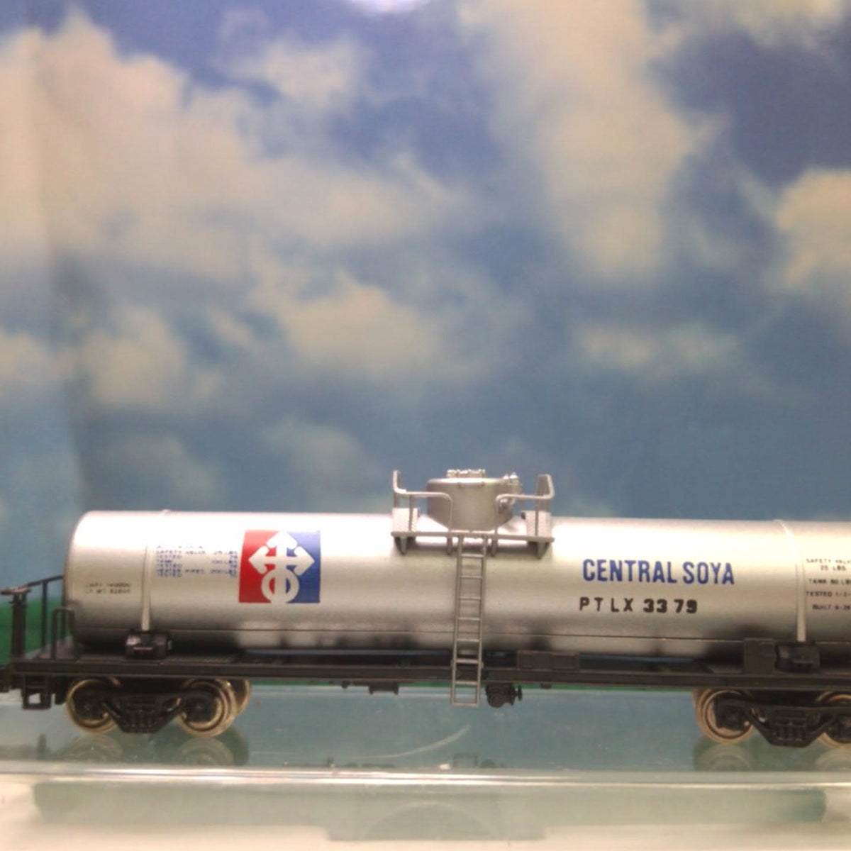 KATO N Central Soya Tank Car – TrainCellar