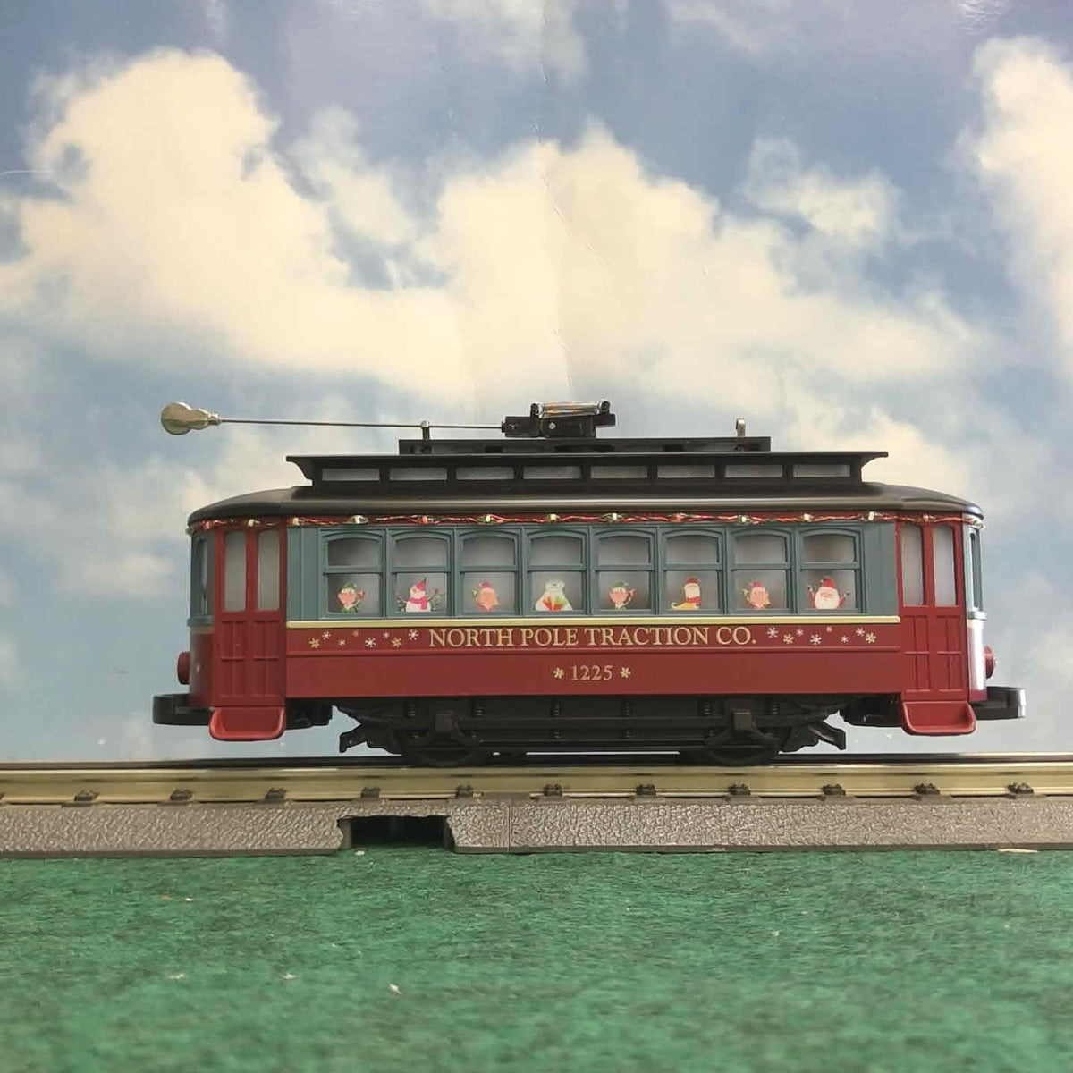 MTH 30-5255 Bump-N-Go Trolley North Pole Traction #1225 w/Multicolored ...