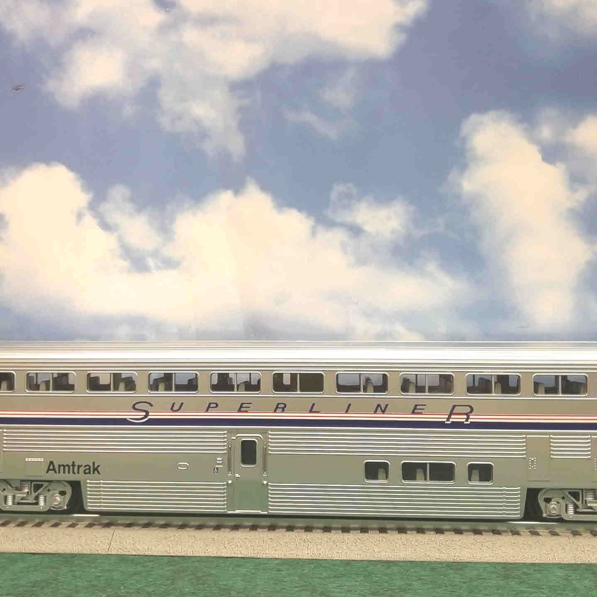 MTH 20-6537 4-Car Amtrak Phase IV 70' Superliner II Set – TrainCellar
