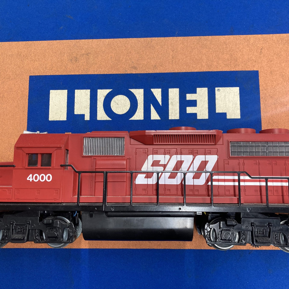 Lionel 6-18825 O Gauge Soo Line GP-38-2 Diesel Locomotive #4000 ...