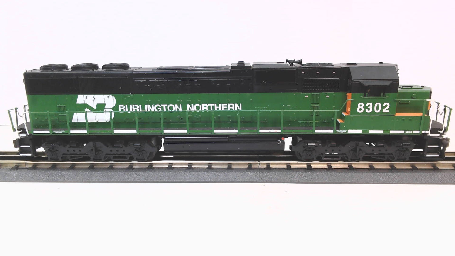 LIONEL BURLINGTON NORTHERN LEGACY SD60 DIESEL #8302 – TrainCellar